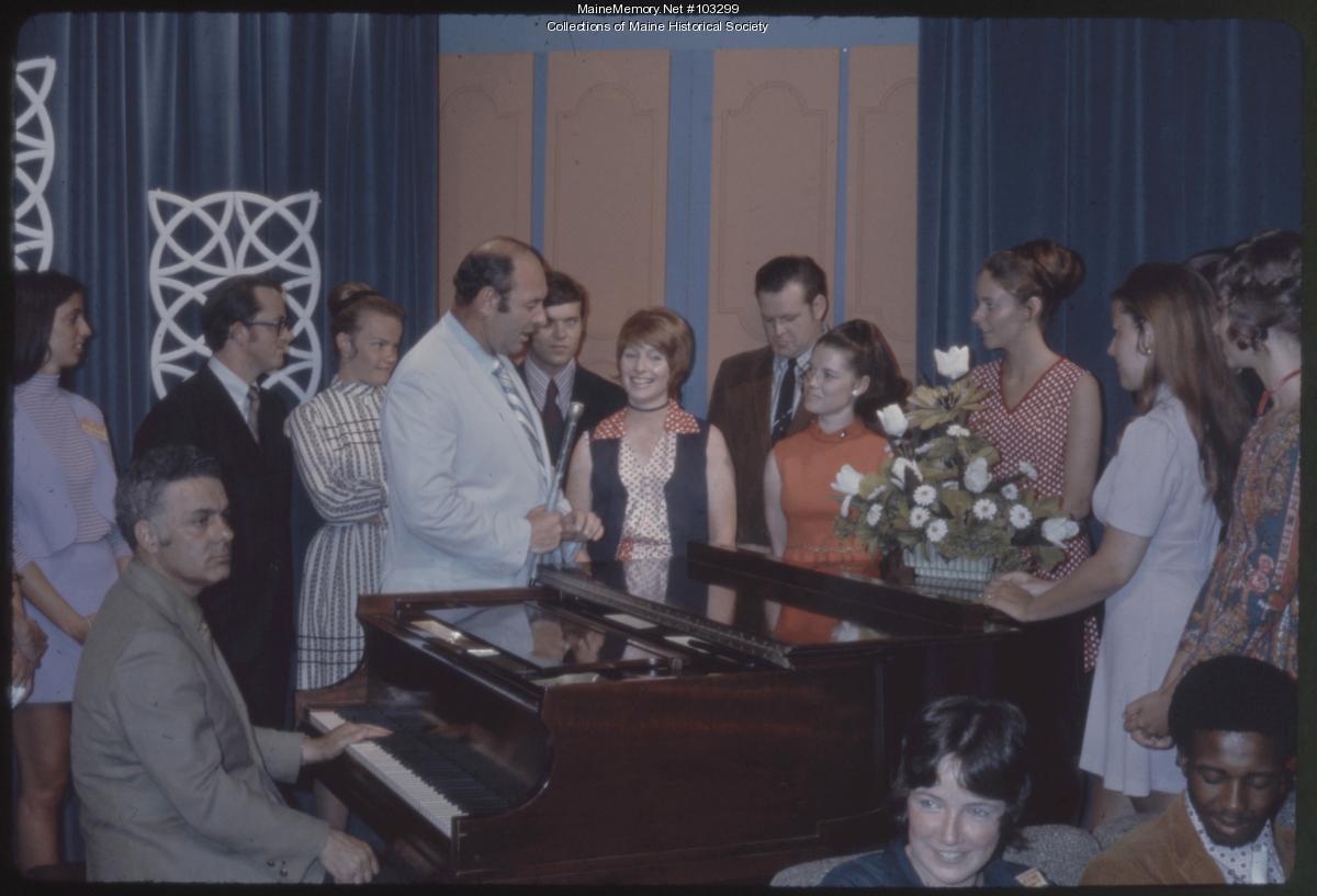Dave Astor talks with guests on the set of the final show, Portland ...