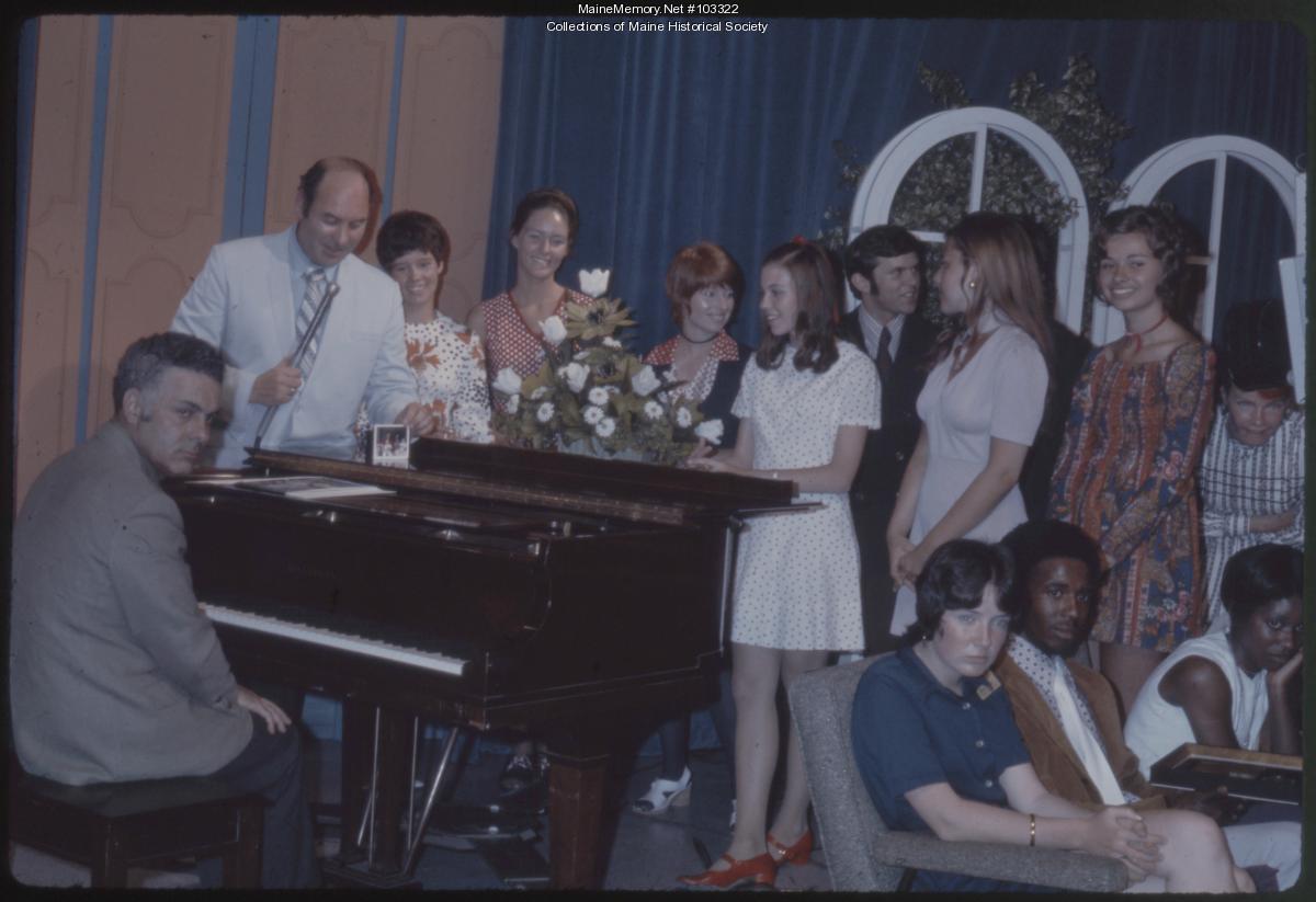 Dave Astor poses with guests on the set of the final show, Portland ...