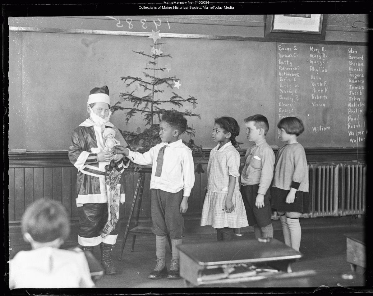 First grade students at Shailer School perform Christmas program ...