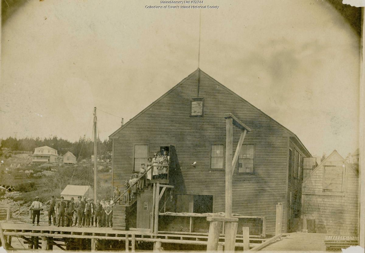 Sardine factory workers, Swan's Island, ca. 1900 - Maine Memory Network